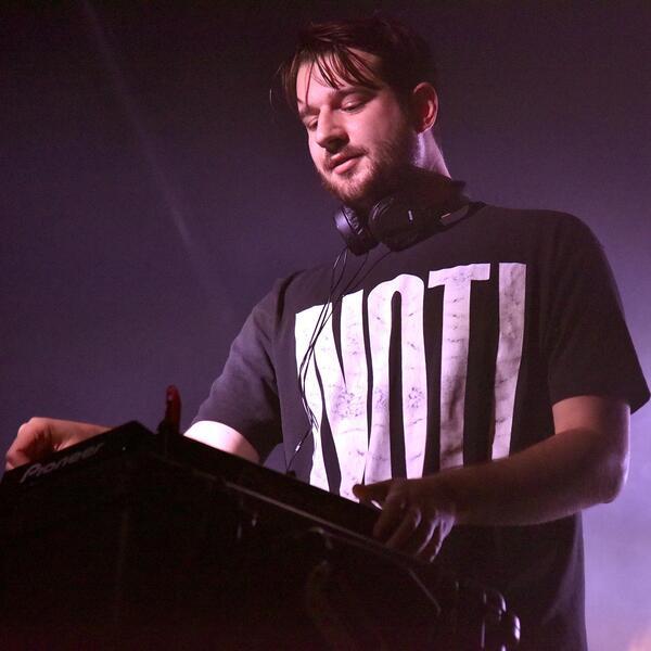 Alex Chapman Tickets & 2025 Tour Dates | SeatGeek.ca