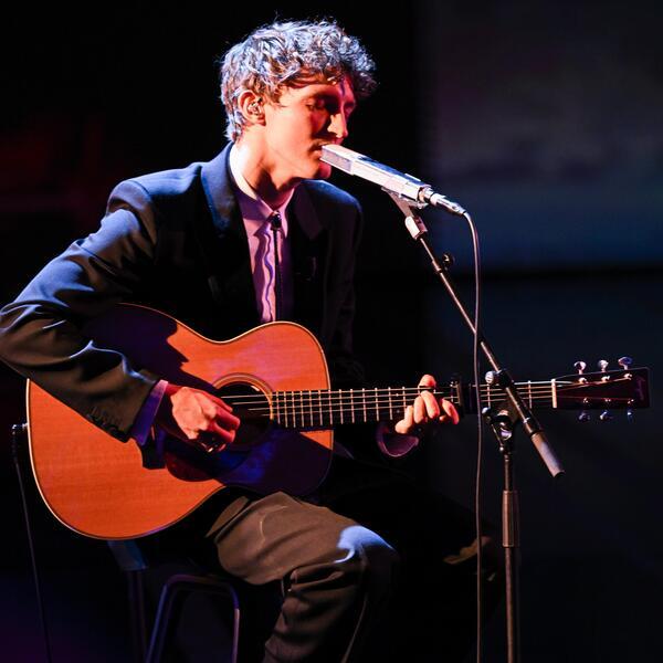 Aliocha Schneider Tickets & 2025 Concert Tour Dates | SeatGeek.ca