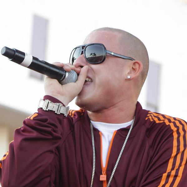 Cosculluela Tickets & 2026 Concert Tour Dates | SeatGeek