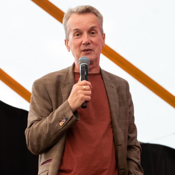 Frank Skinner Tickets & 2025 Tour Dates | SeatGeek.ca