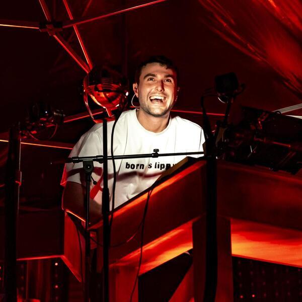 Fred Again Tickets & 2025 Concert Tour Dates | SeatGeek.ca