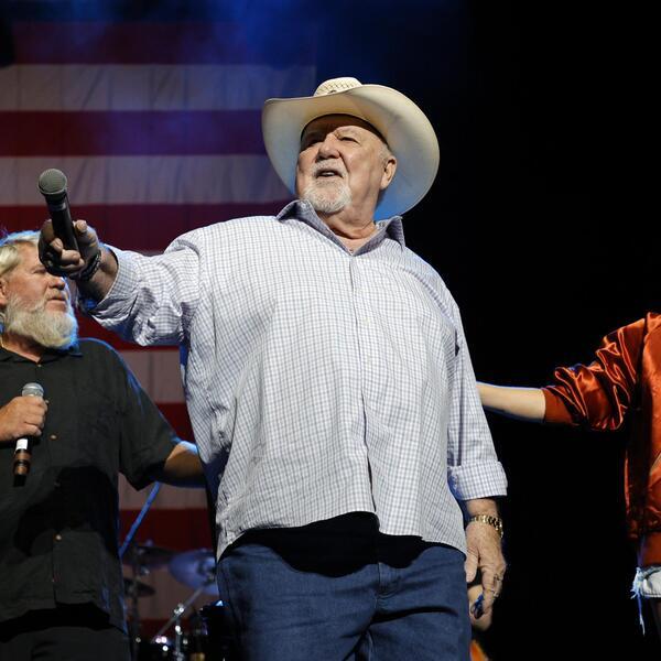 Johnny Lee Tickets & 2025 Concert Tour Dates | fr.SeatGeek.ca