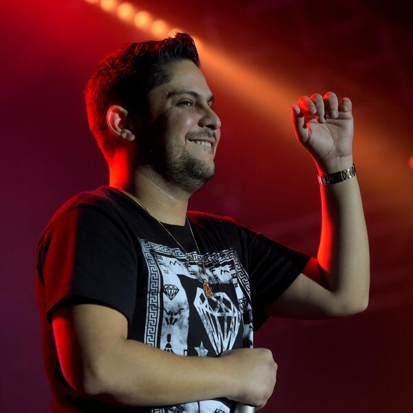 Jorge Tickets & 2025-2026 Concert Tour Dates | SeatGeek.ca