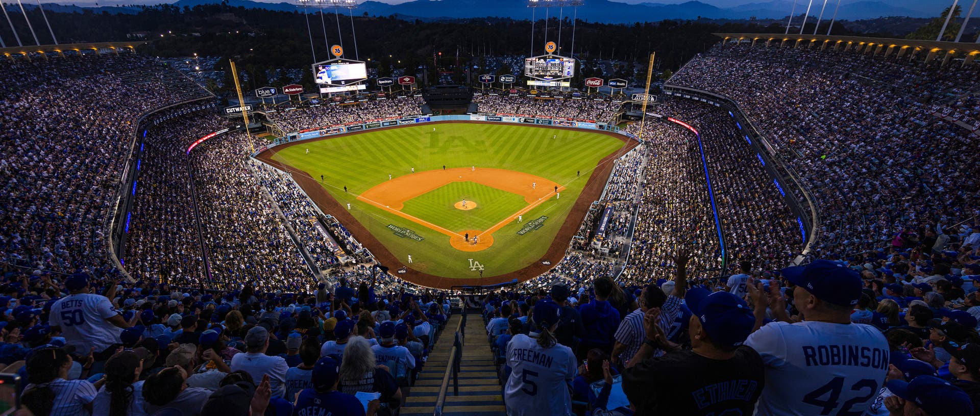 Dodger Stadium Seating Chart & Seat Views | SeatGeek