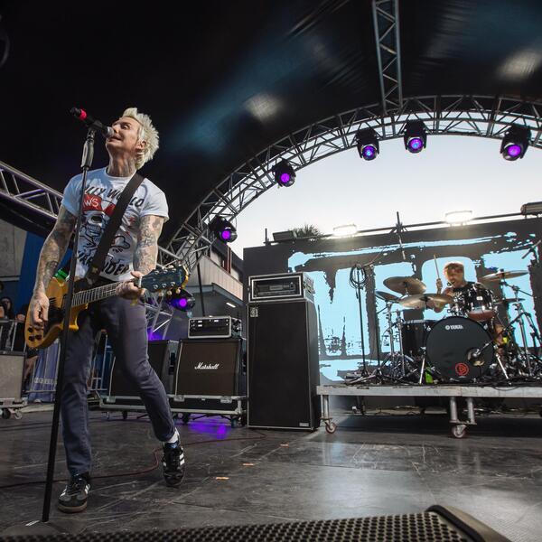 Mest Tickets & 2025-2026 Concert Tour Dates | SeatGeek.ca