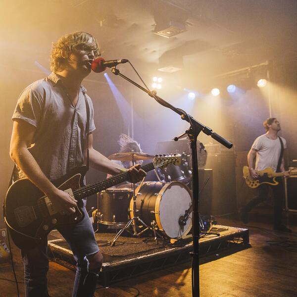 Metz Tickets & 2025-2026 Concert Tour Dates | fr.SeatGeek.ca