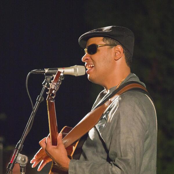 Raul Midon Tickets & 2025-2026 Concert Tour Dates | SeatGeek.ca