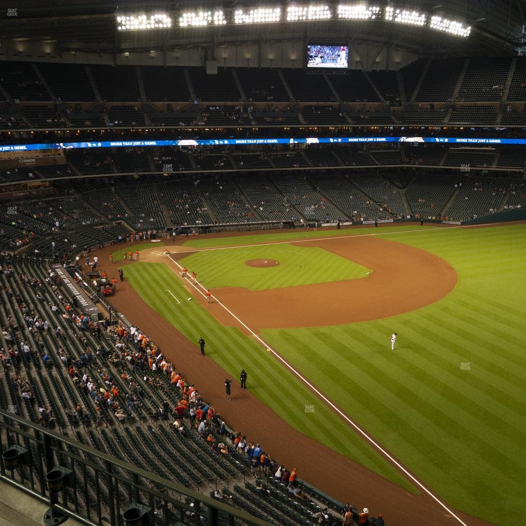 Daikin Park - Section 333 Seat View | SeatGeek.ca