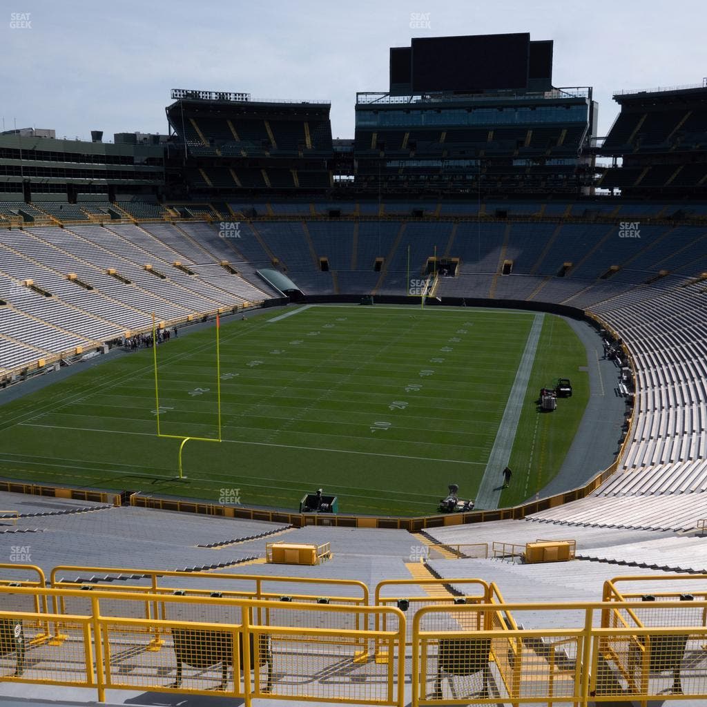 Lambeau Field - Section 304 Seat View | SeatGeek